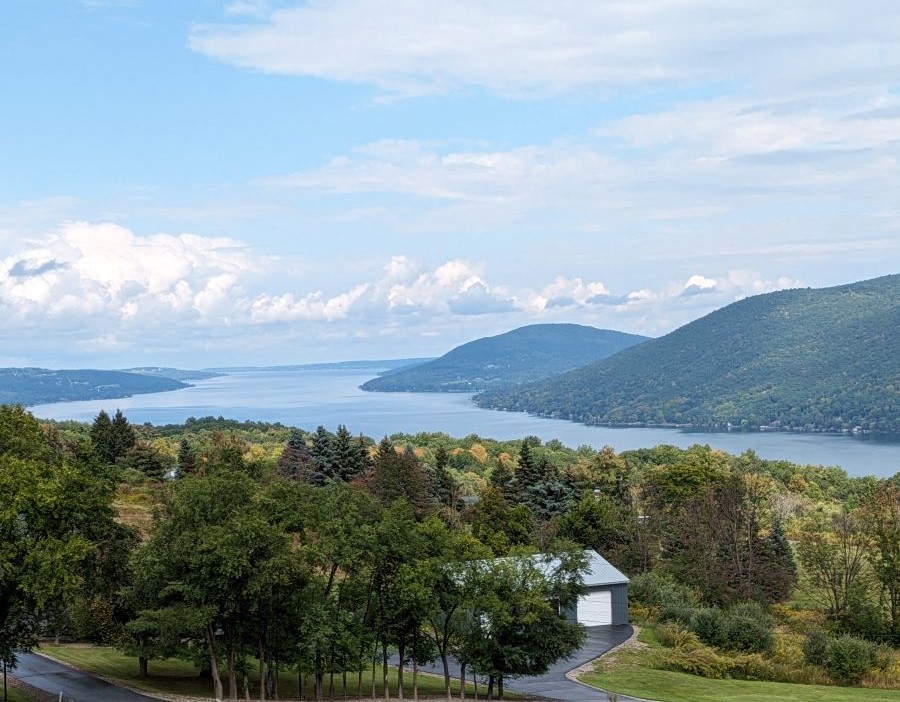 Bristol Hills Wine and Beer Tours | RocTours